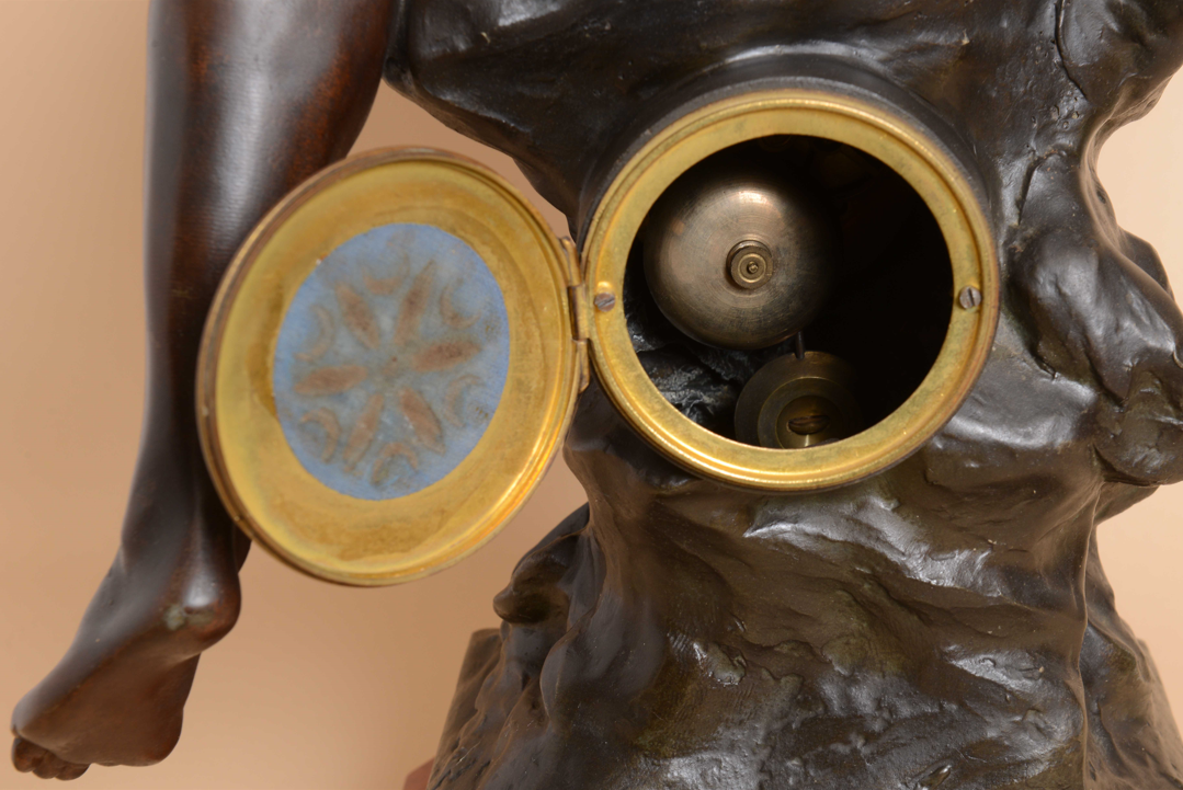 Grand penseur en régule – « La Pensée brisant ses chaînes » – Signé ...